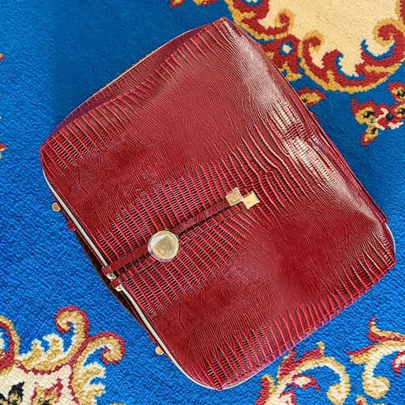 Estee Lauder | Bags | Newestee Lauder Crocodile Train Case | Poshmark